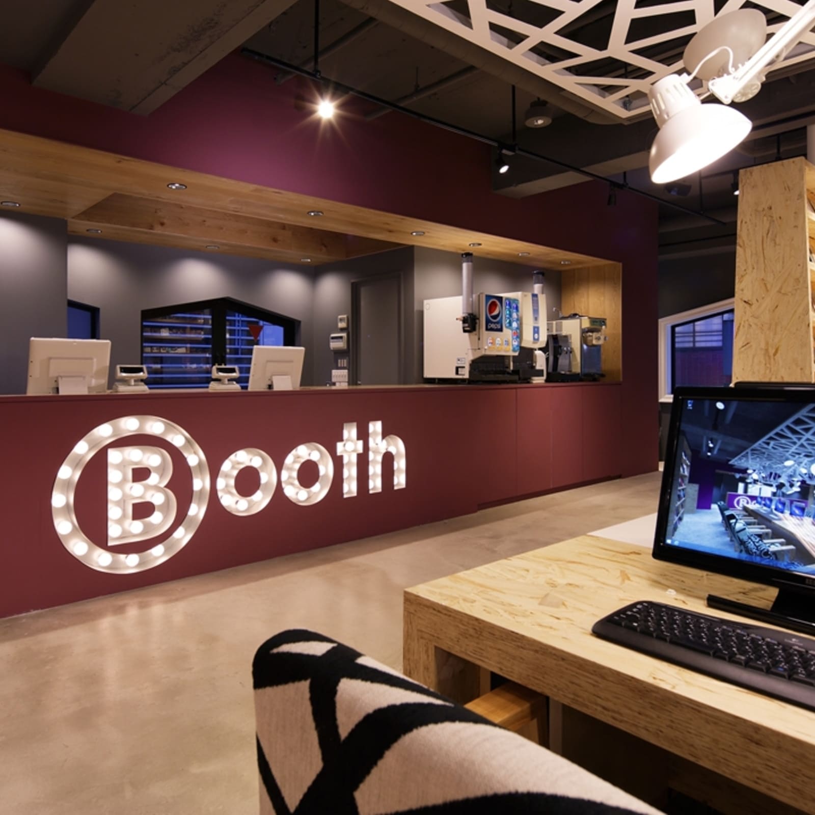 Booth Net Cafe & Capsule - MASH UP! KABUKICHO