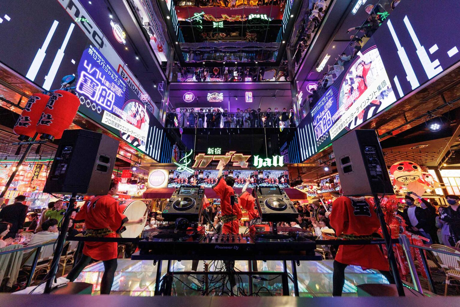 Exploring Shinjuku Kabuki Hall ‒ Kabuki Yokocho: The Best Izakaya Alley ...